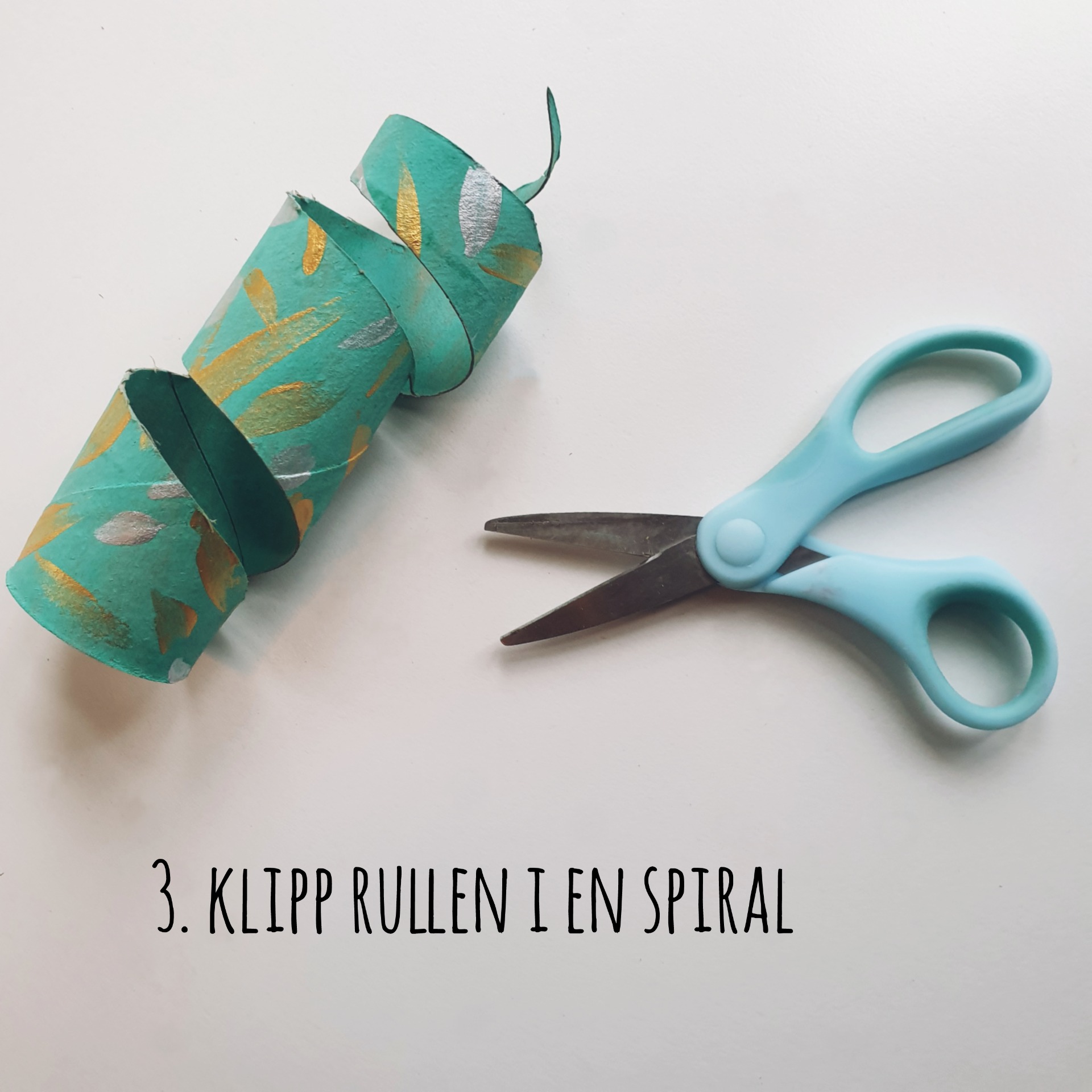 Julpyssel av toarullar :: Pysselmorgon